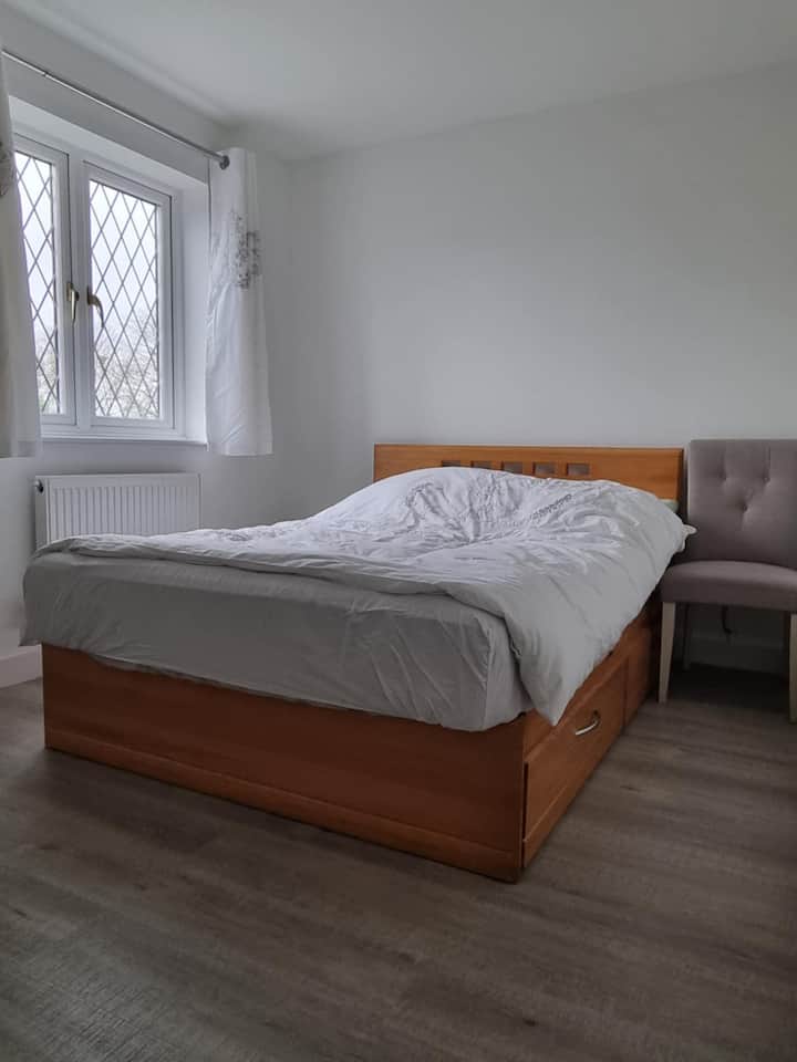 Double Room - Own Bathroom - Parking In Cul-de-sac - Wallingford