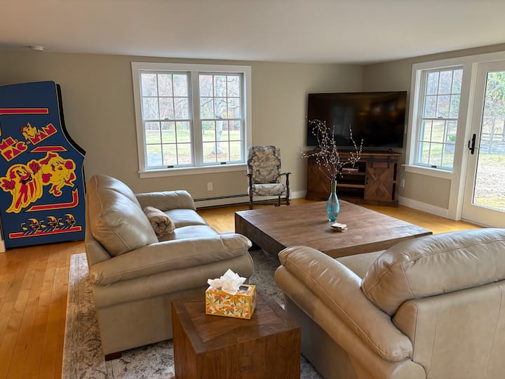 Bray & Stay Farmhouse - 4 Bdrm In Peterborough - Greenfield, NH