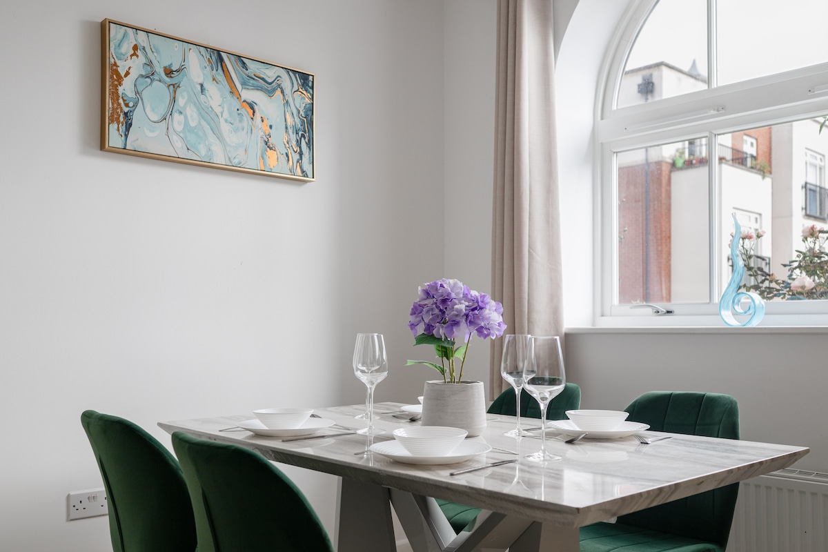 Grace Bartlett House for 5 with Free Parking for 2 - Airbnb