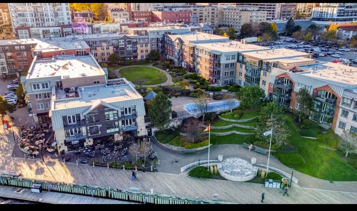Harbour Front Boardwalk 1-bedroom Condo - Halifax, NS, Canada