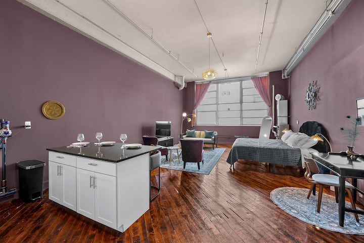 Beautiful Corktown Loft~walk To Restaurants & Bars - Detroit, MI