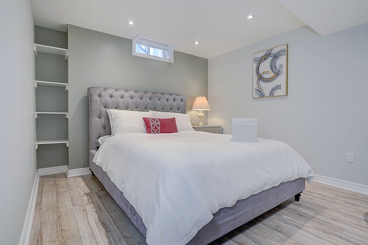 Entire Newly Renovated Basement 2-bedroom Suite - Markham, Canada