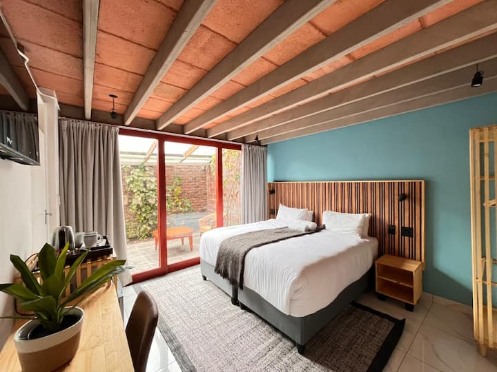 Luxurious Retreat At Asali Lodge - East London