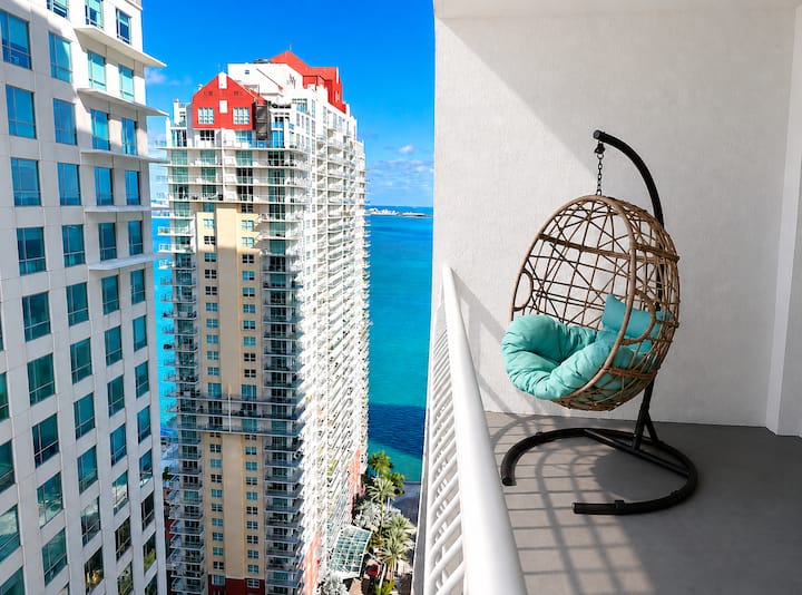 Brickell Bay Condo W/ Pool &Hot Tub | Free Parking - Miami, FL