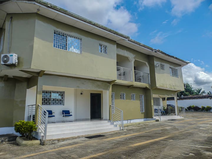 Collo 2 In Congo Town - Skd Blvd/police Academy - Monrovia