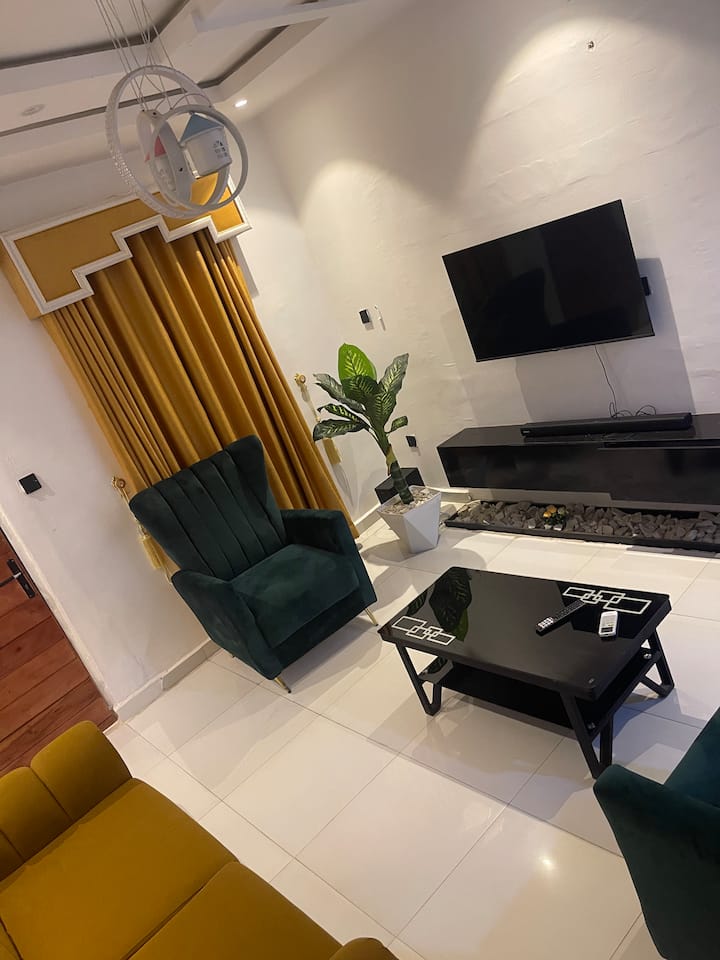 New! Modern 2br | 24/7 Power | Wifi| Safe & Serene - Benin City