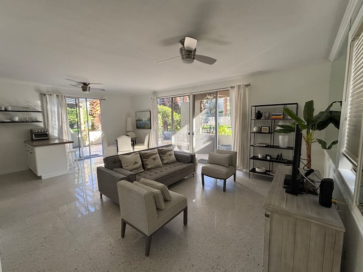 Modern Poolside Studio Condo In Indian Wells - Indian Wells, CA