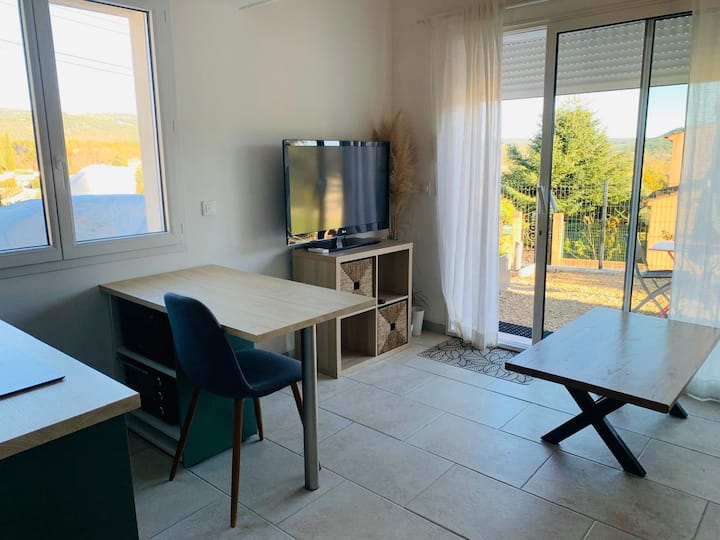 T1 Avec Jardin Et Place De Parking - Salernes