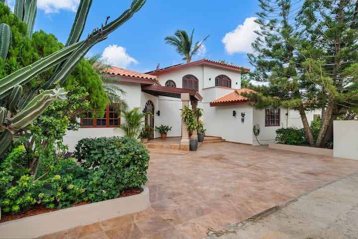 Happy Memories Villa Near Eagle Beach - Aruba