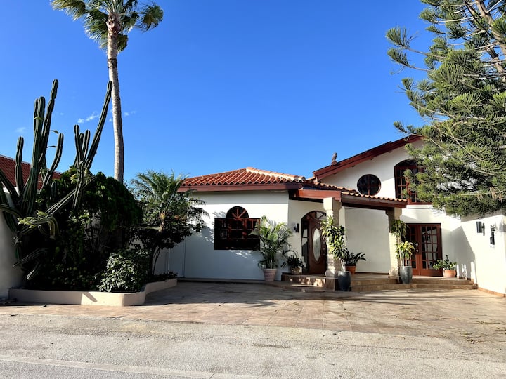 Happy Memories Villa Near Eagle Beach - Aruba