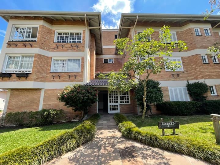 Apartamento No Condomínio Laje De Pedra - Canela