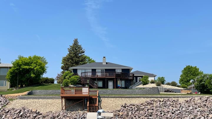 Lakeside Retreat On Kampeska
Sleeps 12 - Watertown, SD