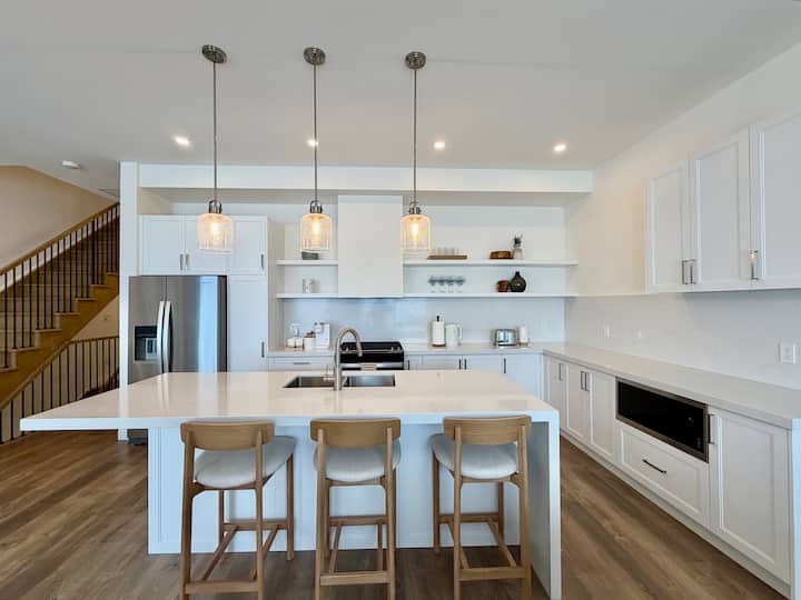 Exclusive Lakefront Escape | Fenelon Falls | Pool - Fenelon Falls