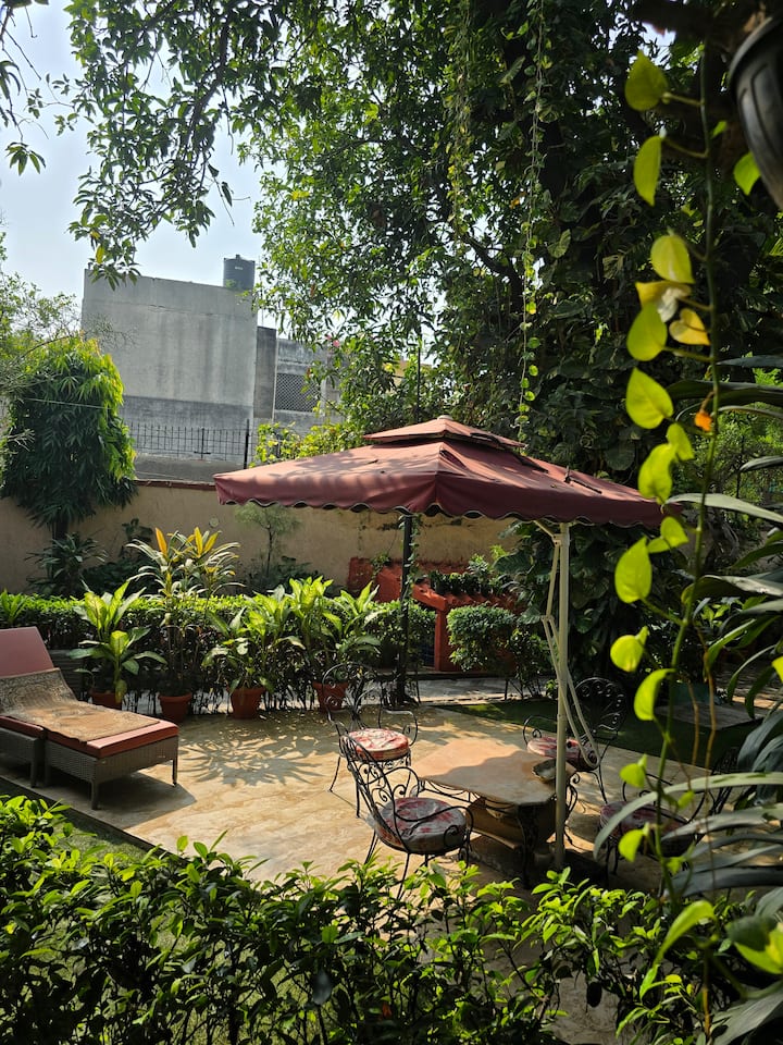 Serene Garden Homestay In Connaught Place Suite 2 - Delhi, India