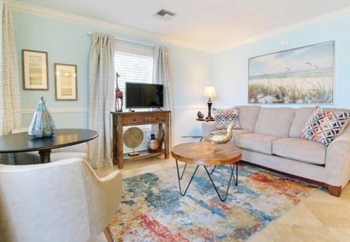 The Downtown Retreat: Apartment #4 - West Palm Beach, FL