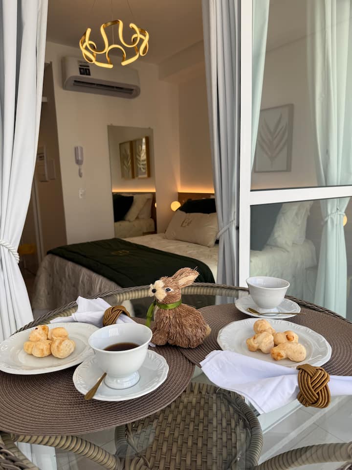 Essenza Manhattan 2 | Olive-green Luxury Studio - Brasil