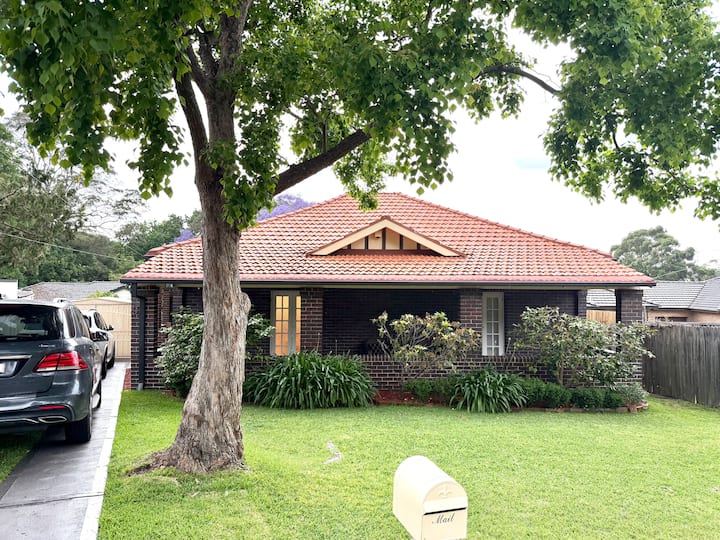 Cozy Comfortable House Near Eastwood Train Station - Ryde