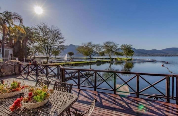Luxury Waterfront Villa • Pecanwood Golf Estate - Hartbeespoort
