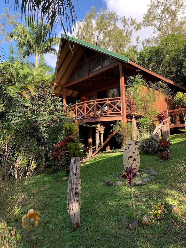 Grand Bungalow Balinais Bord Rivière Kaori - New Caledonia