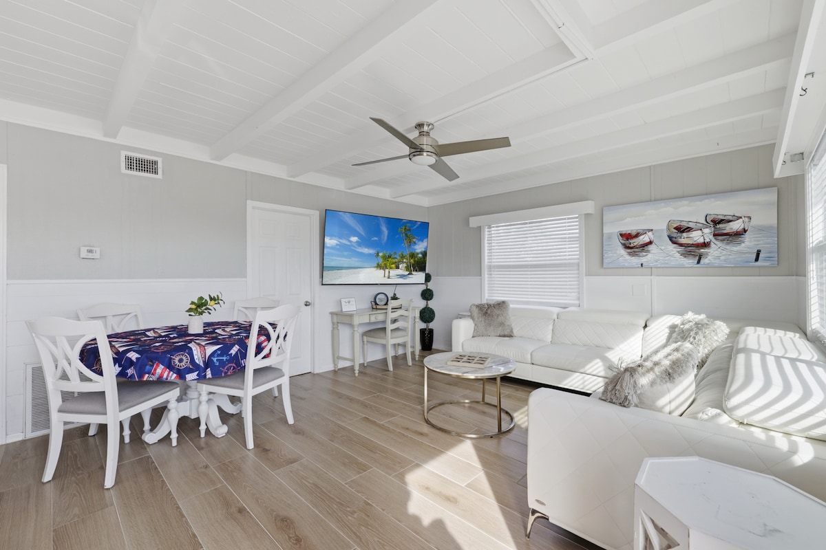 ¡NUEVO! The W en Loma-3 millas hasta la playa - Casas en renta en Fort ...