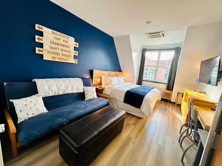 New~village Condo~king Bed~walk To Lifts & Dining - Snowshoe, WV