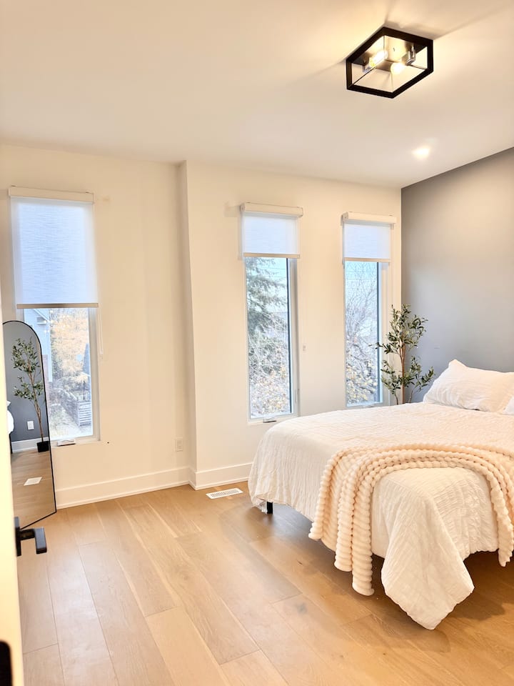 Modern & Bright 3br In Westboro | Near Downtown - Ottawa