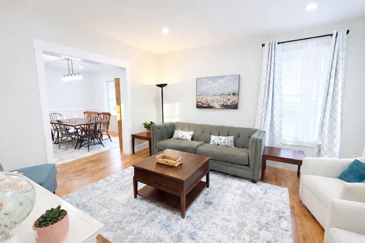 Huge 4br2.5bath,remodeled Bright, Modern Amenities - Schenectady, NY