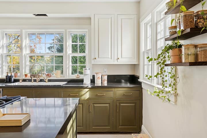 English Estate Farm Charming + Peaceful + Timeless - Eastport, NY