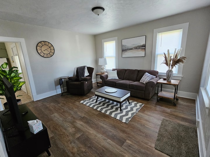 Small Town Living In A 2 Bedroom Home - Minerva, OH