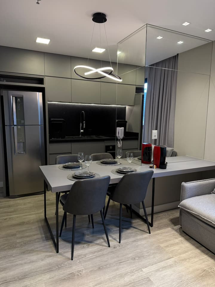 Flat No Coração Da Meia Praia! - Itapema