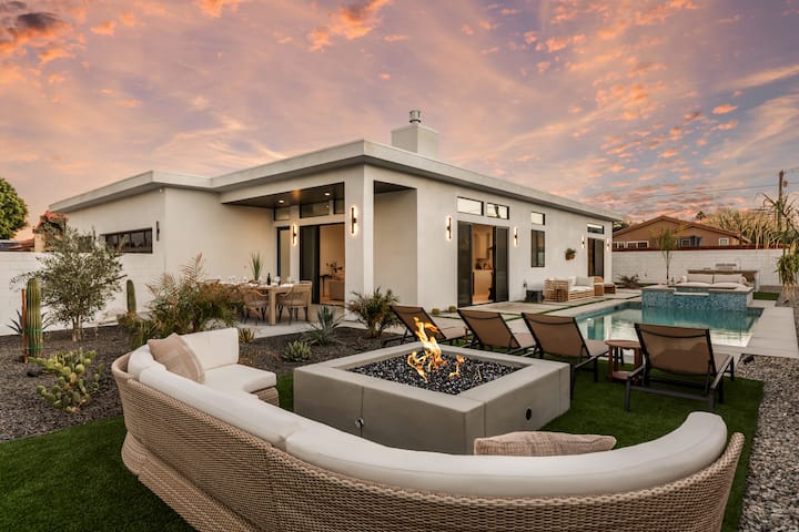 Desert Oasis: Pool, Spa, Golf Sim + Ev Charger - Bermuda Dunes, CA