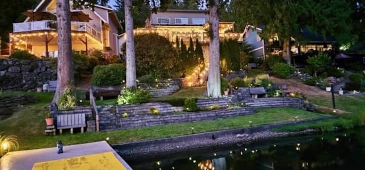 Serenity Pines Lakehouse Near Mt. Rainier - Northwest Trek Wildlife Park