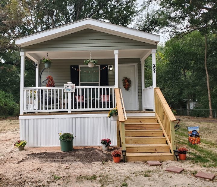 Brand New, Cozy Cottage! - Crestview, FL