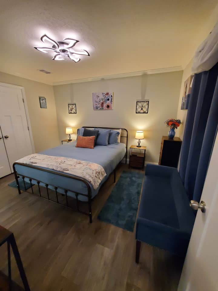 Brand New, Cozy Cottage! - Crestview, FL