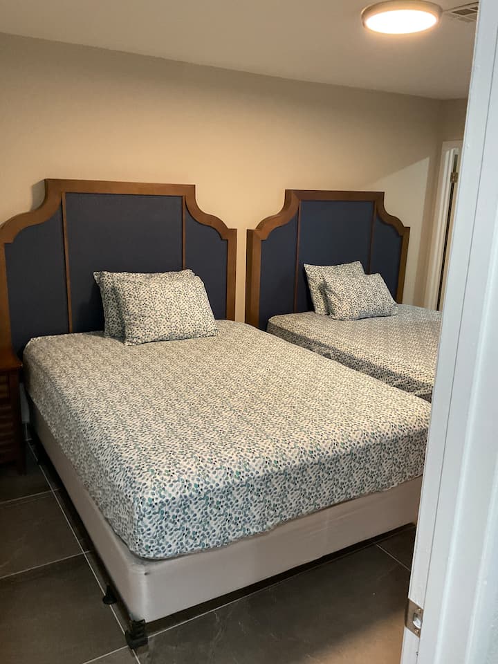 The New Remodel Single Entrance Own Kitchen & Bath - Las Vegas, NV