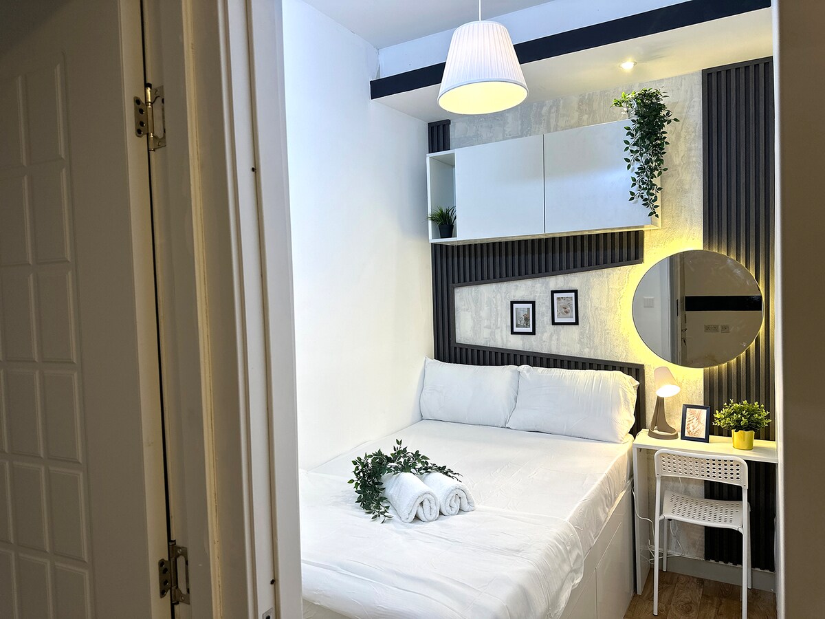 Exotic Double Partition Room in Tecom Near Metro - Airbnb