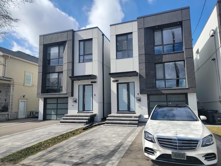4br 5ba New Home 15-min To To Downtown W Parkings - Mississauga