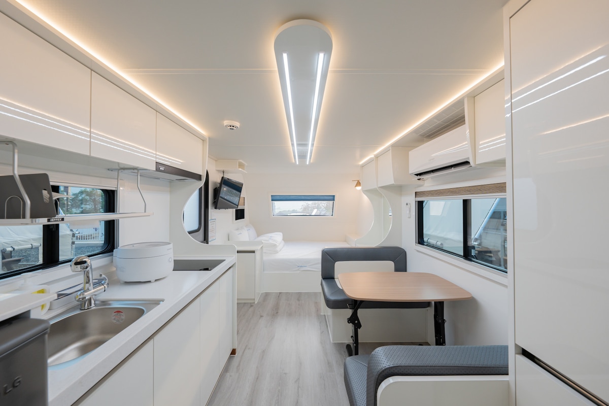 Aurora Caravan S2 (Spa) - Campers/RVs for Rent in Gyeongju-si, North ...