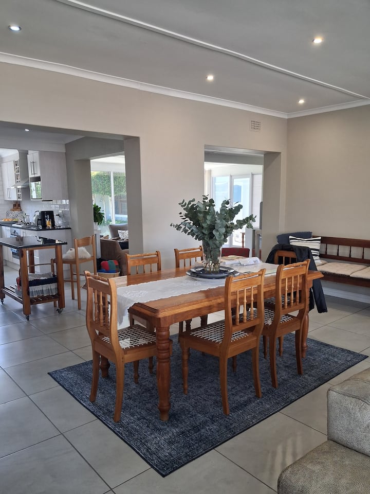 38 On 4th - Kleinmond