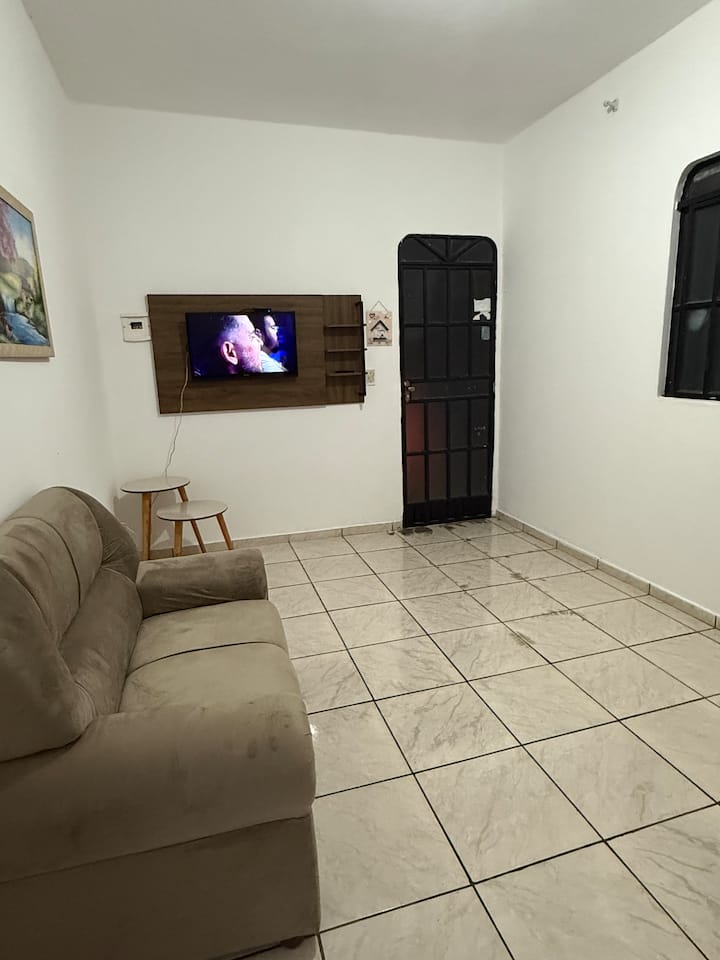 Apto 2 Quartos Muito Próx Ao Centro De Ipatinga - Caratinga