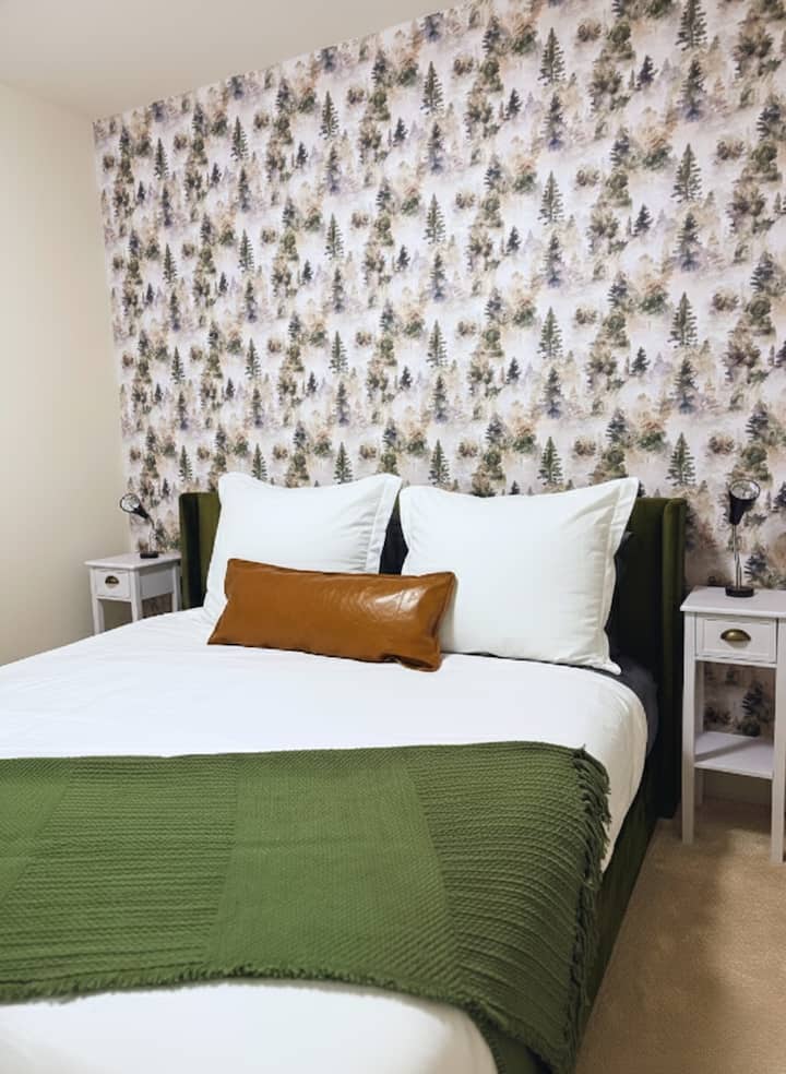 Modern 1br | Sleeps 4 | Family | Golf & Trails - Abbotsford