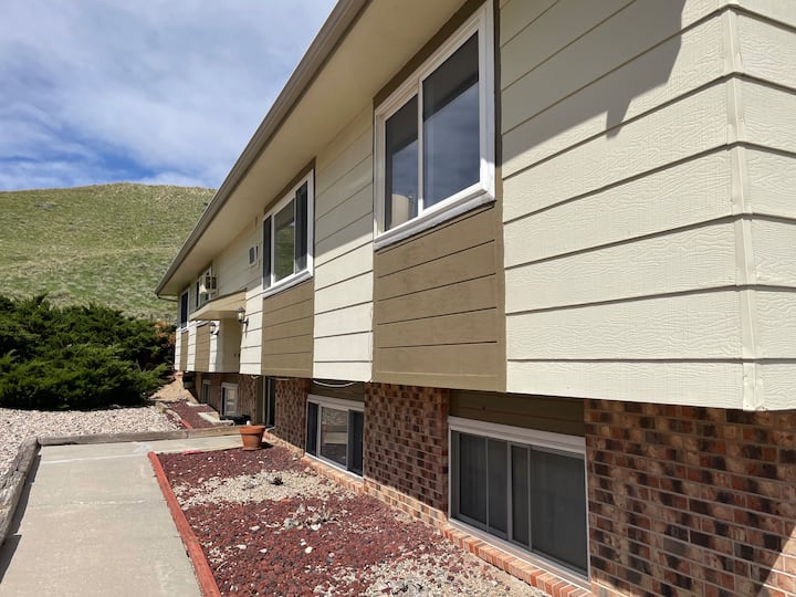 Newly Remodeled Large 2 Bed Apartment - Casper, WY