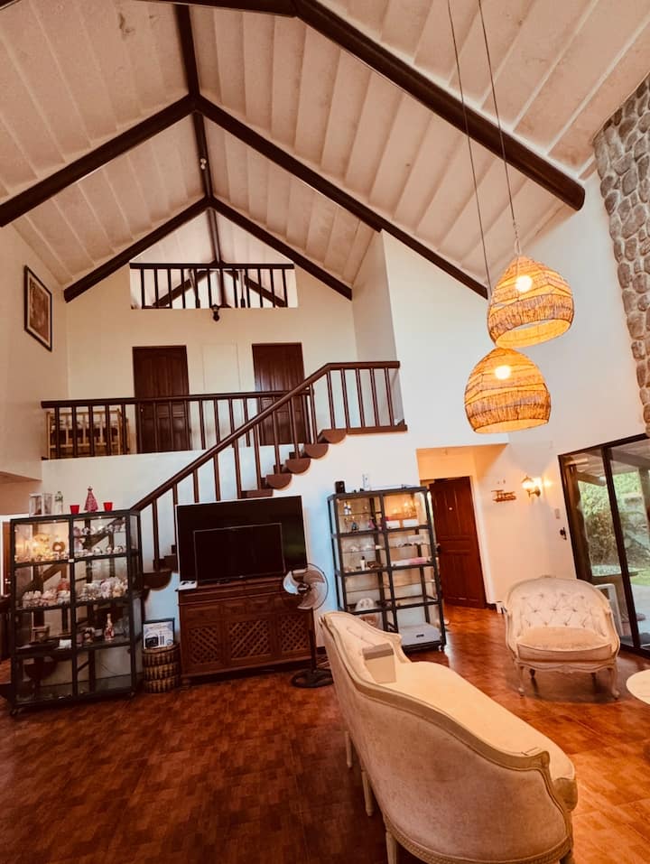 Yani Room | Garden Balcony - Tagaytay