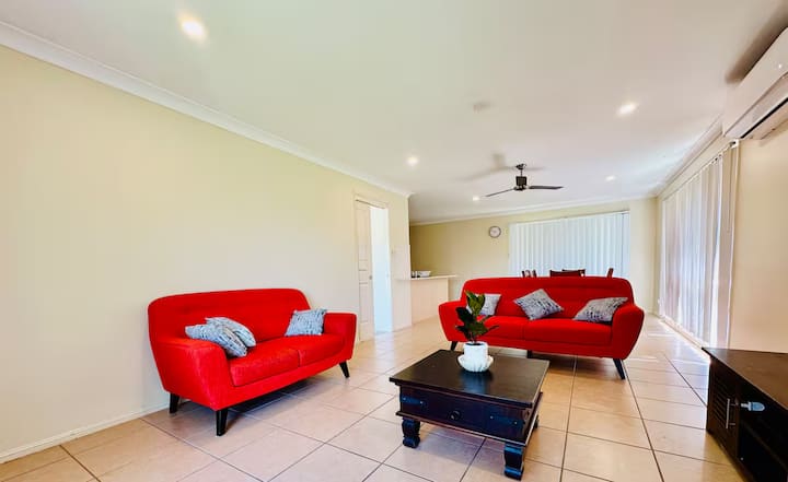4 Bedroom House In Raceview, Ipswich - Ipswich, Australia