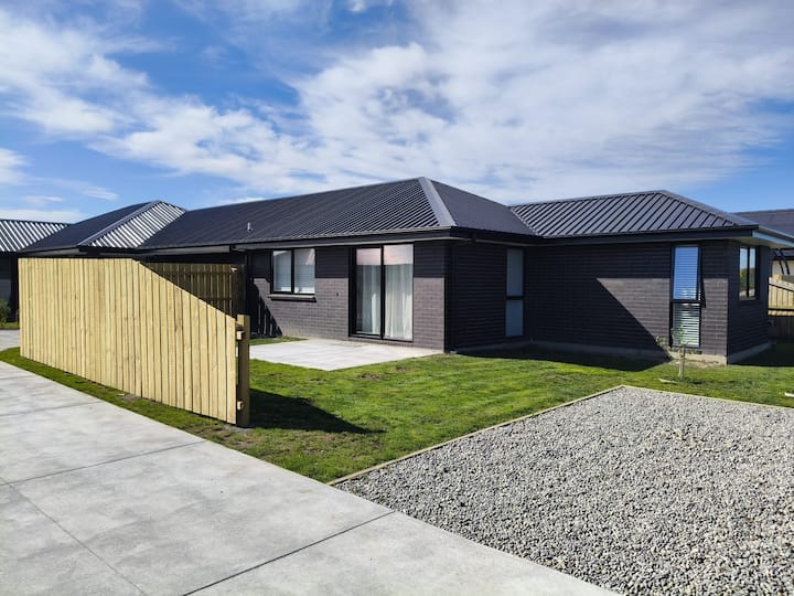 2 Bedroom Apartment In Darfield - Darfield