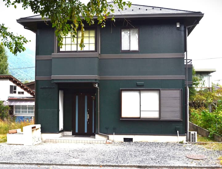 「ビレッジ幸」滋賀県の琵琶湖と山の自然豊かな場所（山登、スキー、海水浴）近江舞子駅・比良駅徒歩20分 - Shiga