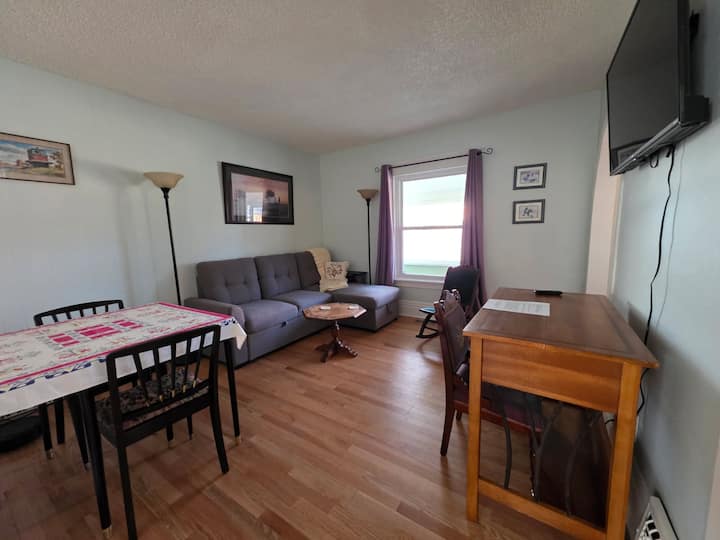 Charming Vintage 2 Bedroom Home In Moose Jaw - Moose Jaw
