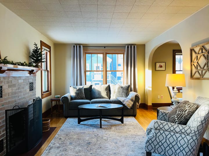 The Maxwell On 4th — Charming Home In Door County - Sturgeon Bay, WI
