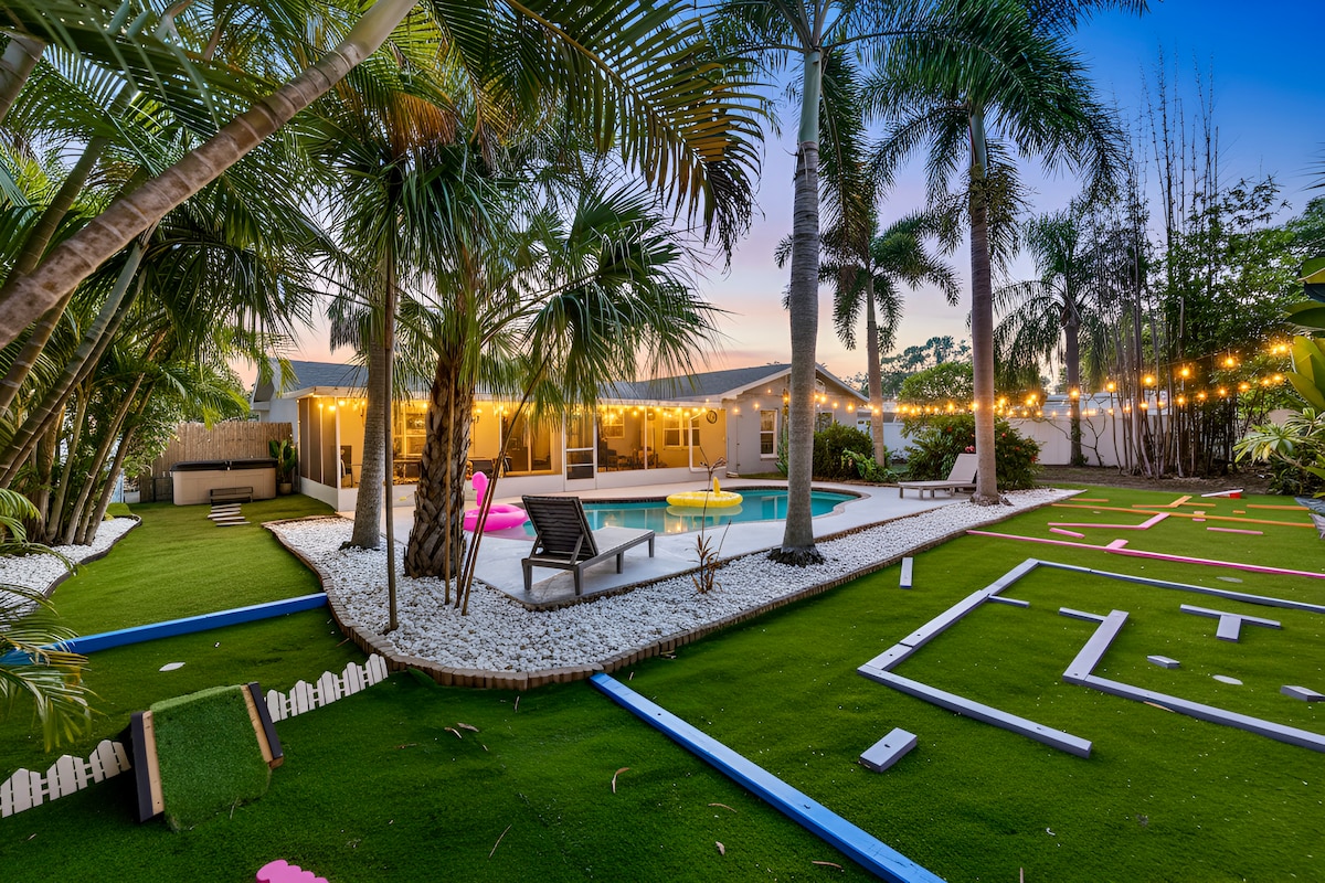 Hot Tub, Heated Pool, Games, Photo-worthy murals! - Airbnb