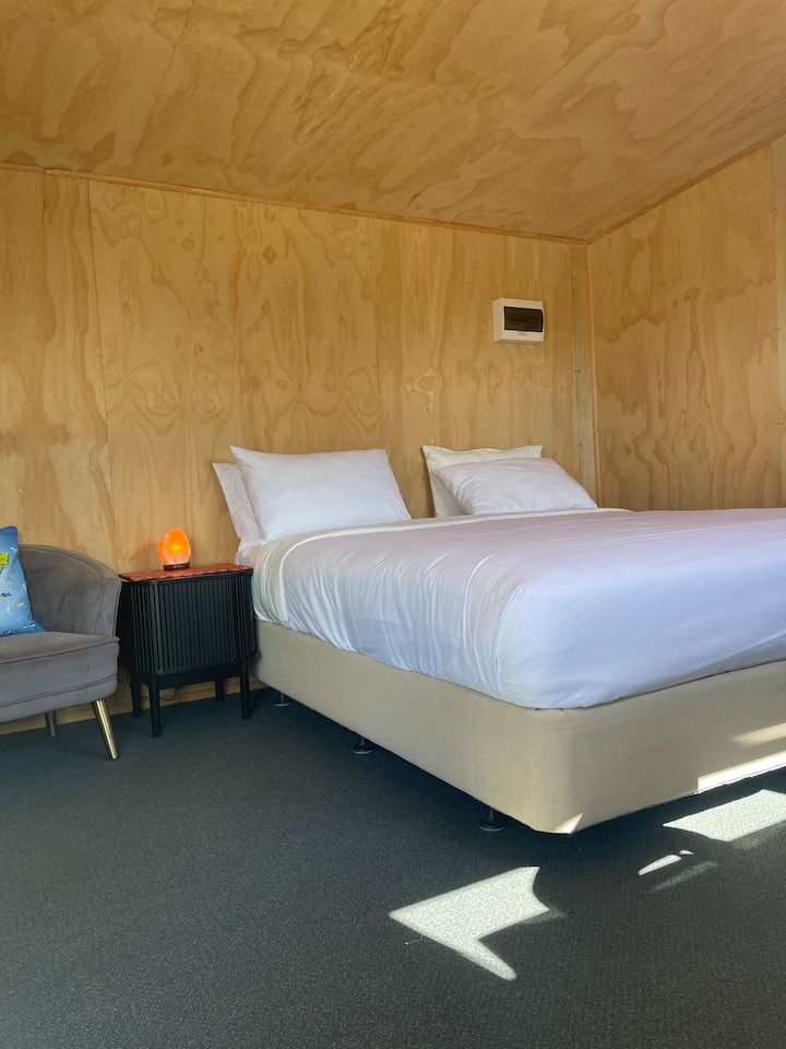 Farm Cabin - Alexandra